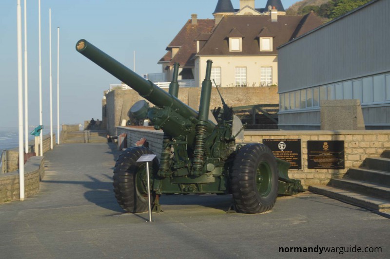 Arromanches Memorial to Merchant Navy Seamen » Normandy War Guide
